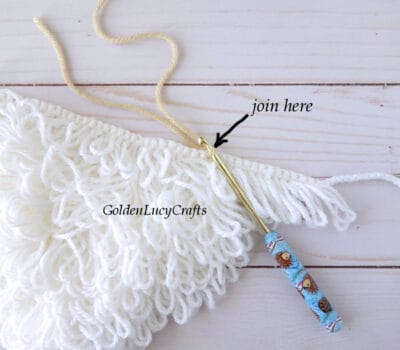 Santa Beard Mask Free Crochet Pattern - GoldenLucyCrafts