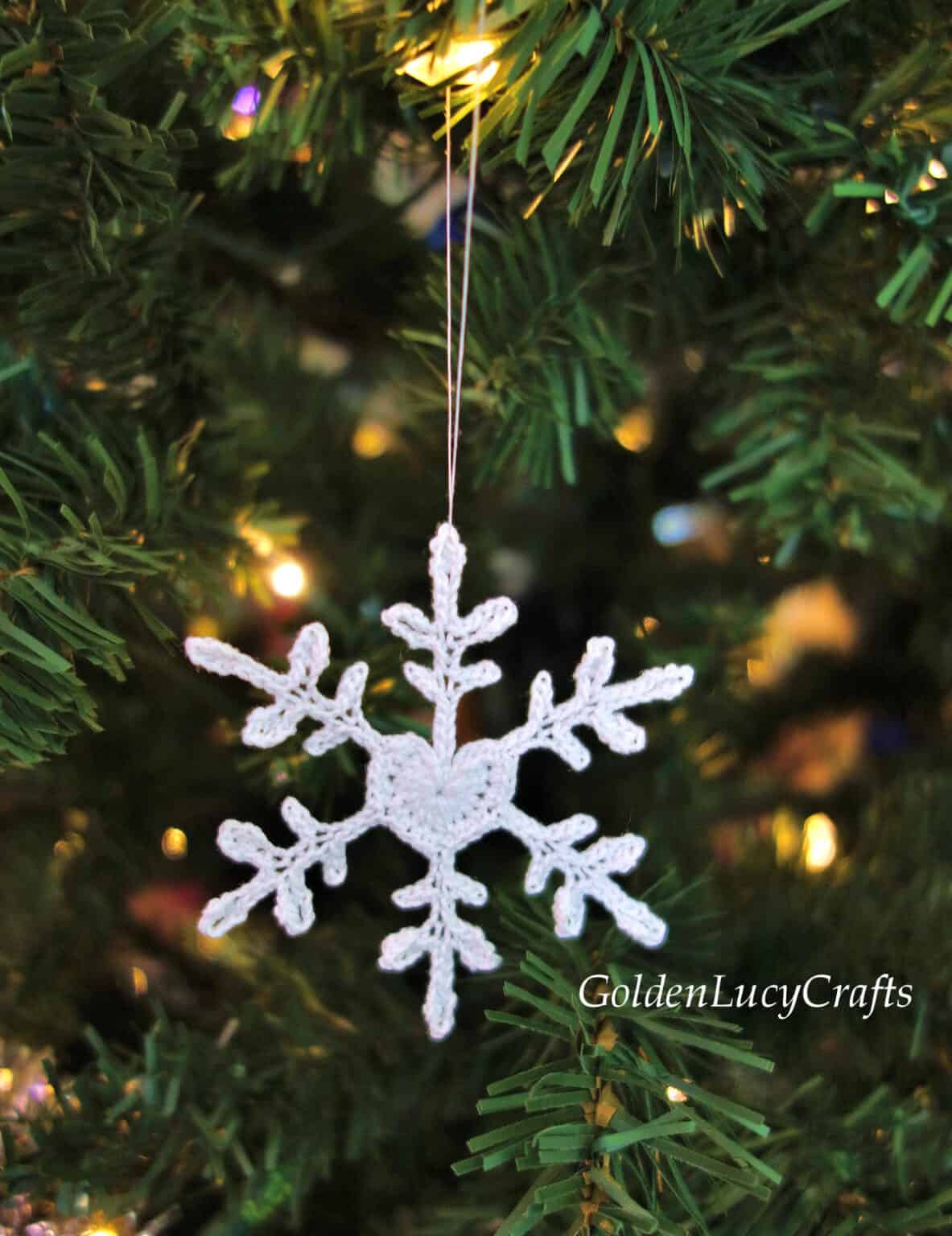 Crochet Heart Snowflake Pattern - GoldenLucyCrafts