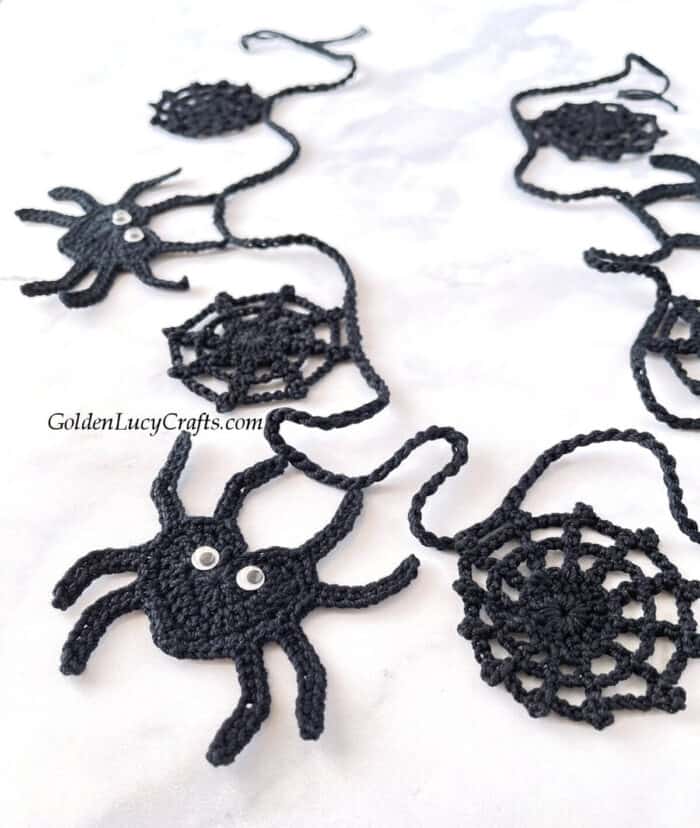 Crochet Spider Garland, Halloween Decoration – GoldenLucyCrafts