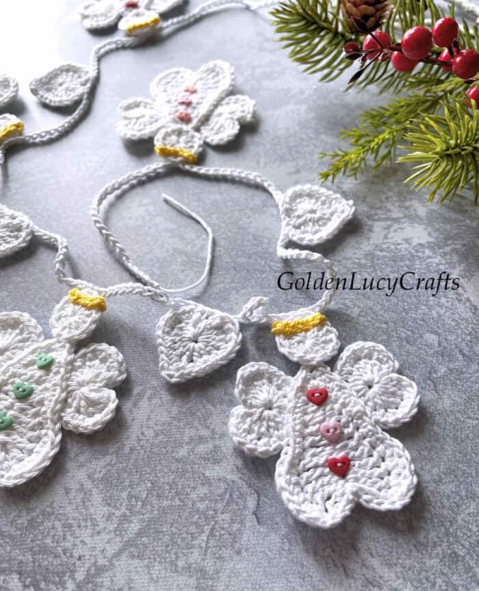 Crochet Angel Garland, Christmas - GoldenLucyCrafts