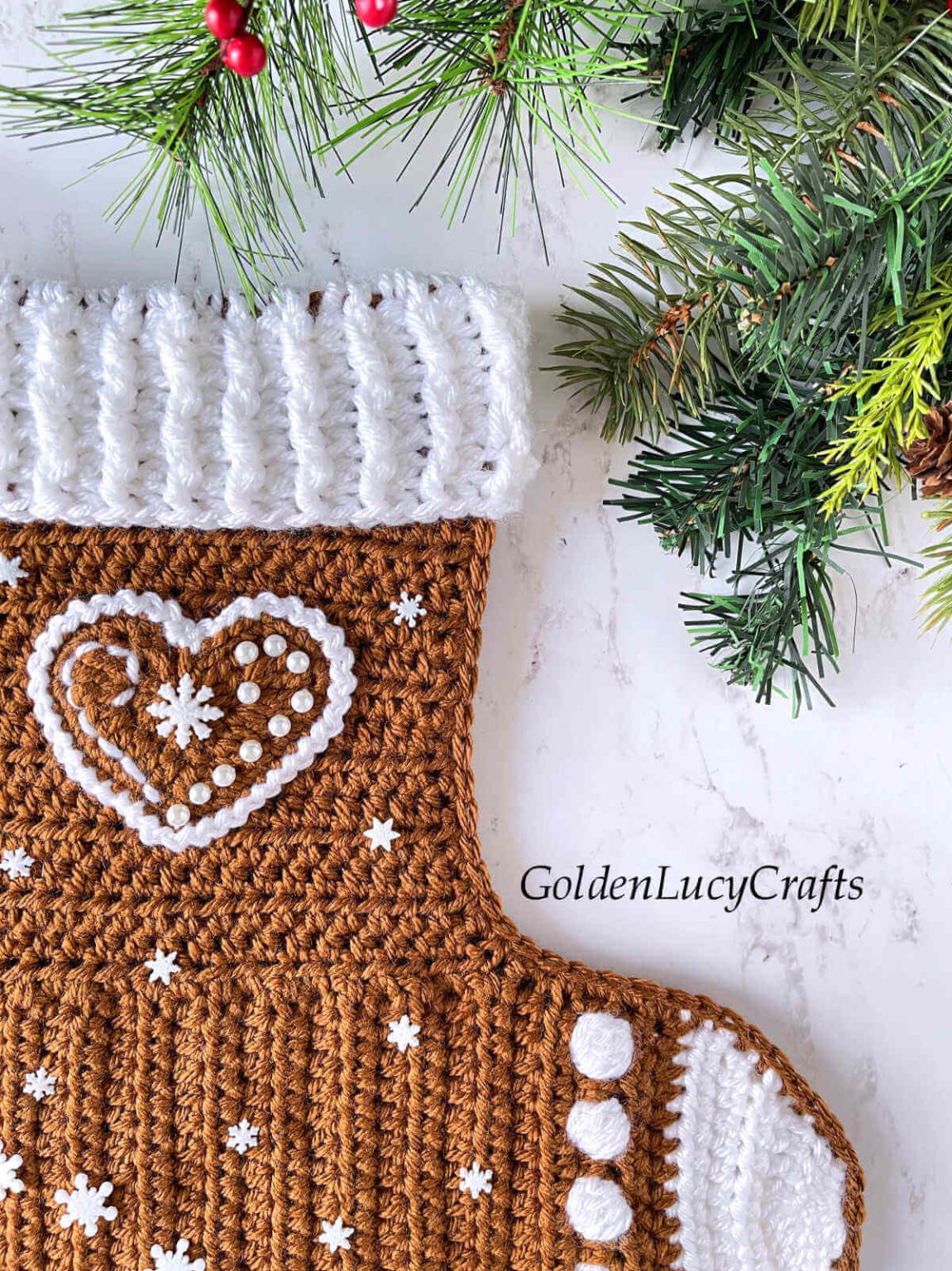 Gingerbread Stocking, Free Crochet Pattern - GoldenLucyCrafts