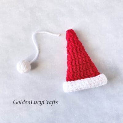 Crochet Mini Santa Hat Christmas Ornament - GoldenLucyCrafts