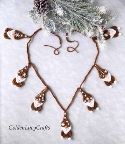 Crochet Gingerbread Gnome Garland - GoldenLucyCrafts