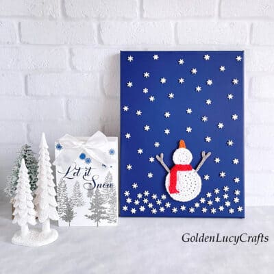Crochet Wall Art, Snowman Catching Snowflakes - GoldenLucyCrafts