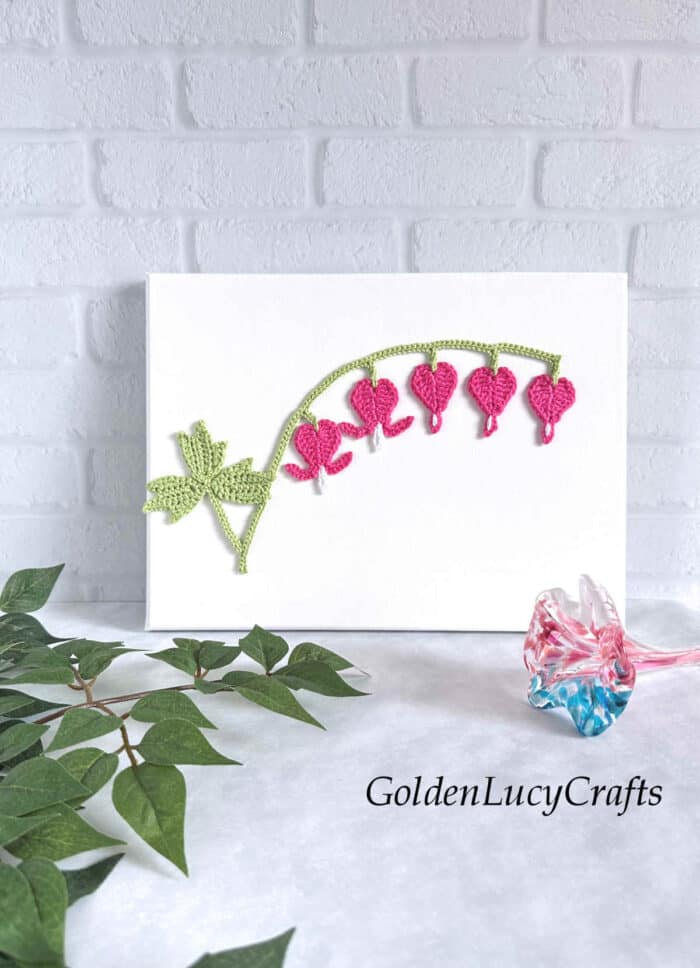 Bleeding Heart Flower Crochet Wall Art - GoldenLucyCrafts