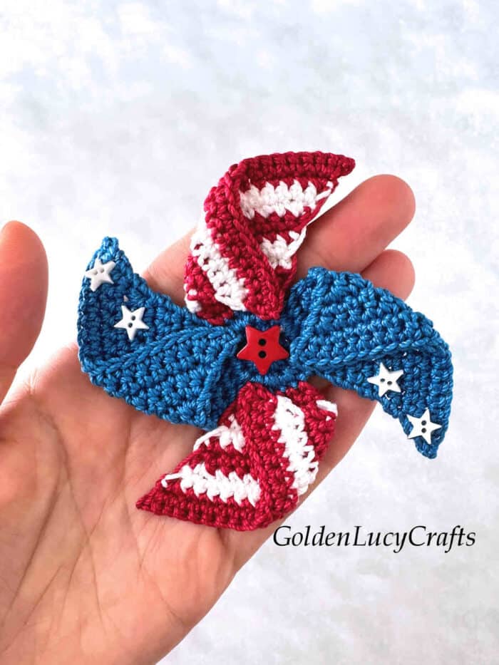 Crochet Patriotic Pinwhell - GoldenLucyCrafts