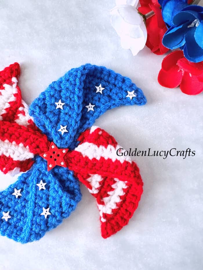 Crochet Patriotic Pinwhell - GoldenLucyCrafts