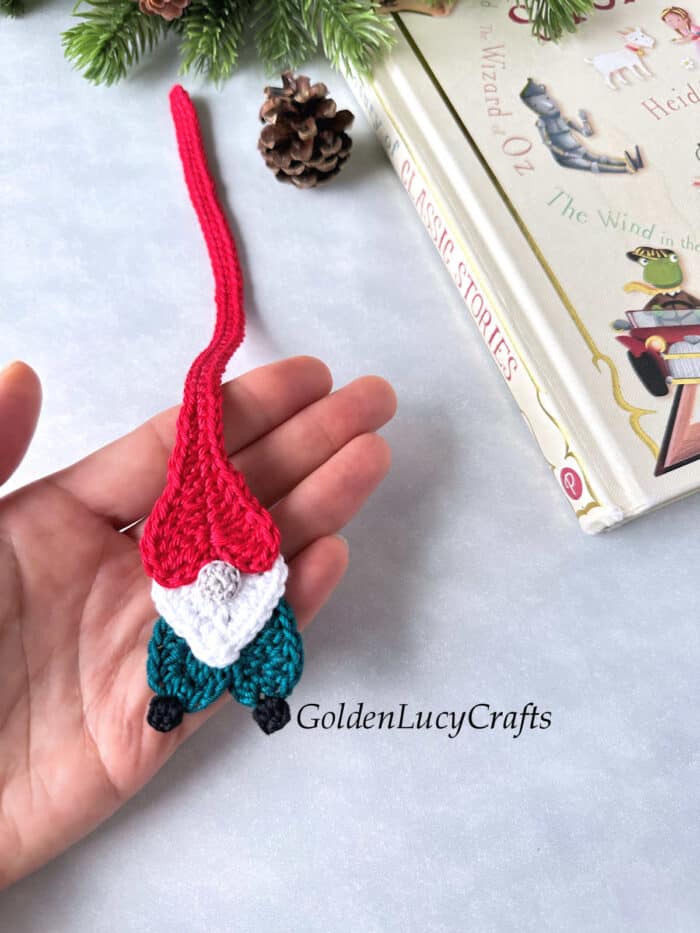 Crochet Gnome Bookmark - GoldenLucyCrafts
