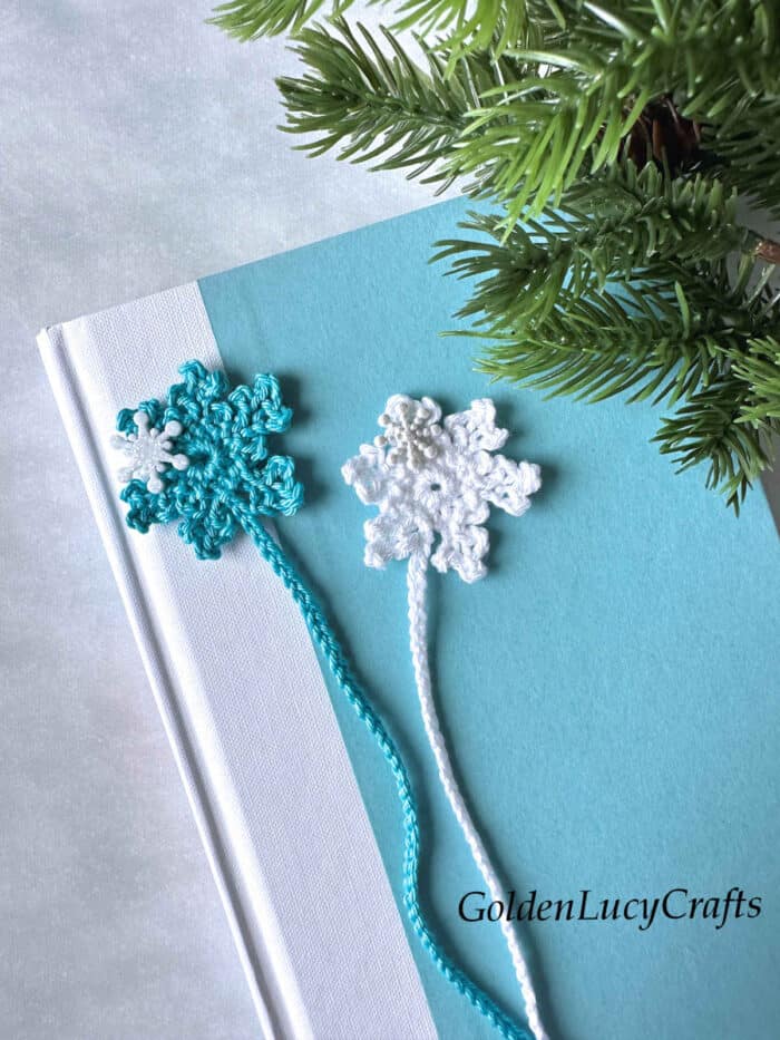 Crochet Snowflake Bookmark - GoldenLucyCrafts