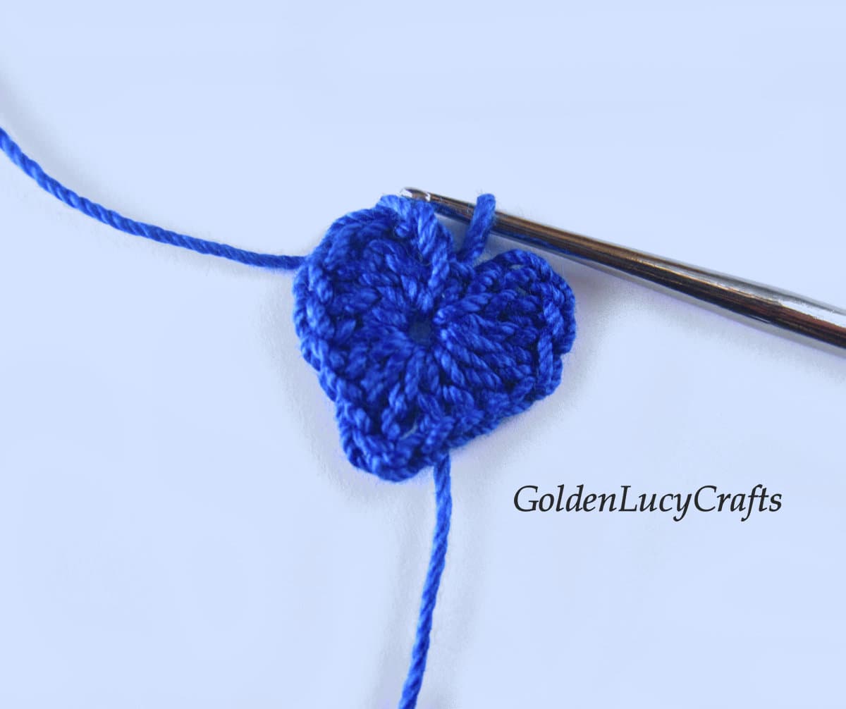 How to Crochet a Heart in 3 Sizes - GoldenLucyCrafts