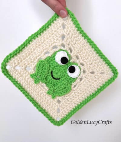 Crochet Frog Square - GoldenLucyCrafts
