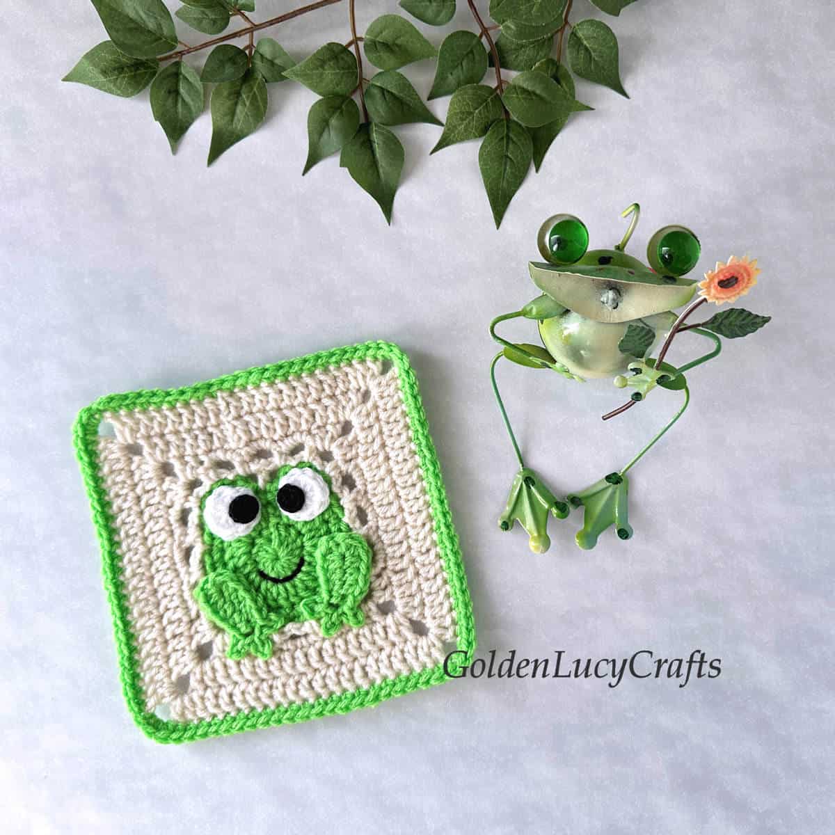 Crochet Frog Square - GoldenLucyCrafts