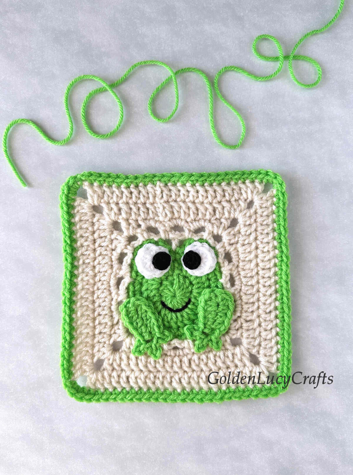 Crochet Frog Square - GoldenLucyCrafts