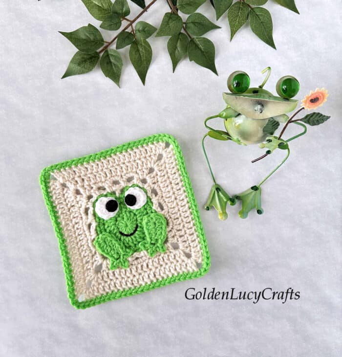 Crochet Frog Square - GoldenLucyCrafts