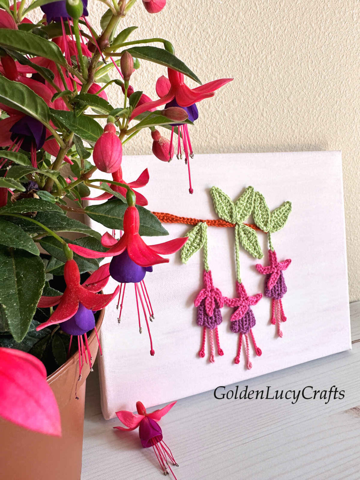 Fuchsia Crochet Wall Art - GoldenLucyCrafts
