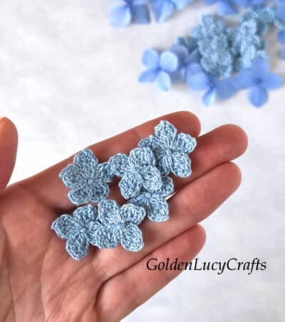 Crochet Hydrangea Flower - GoldenLucyCrafts
