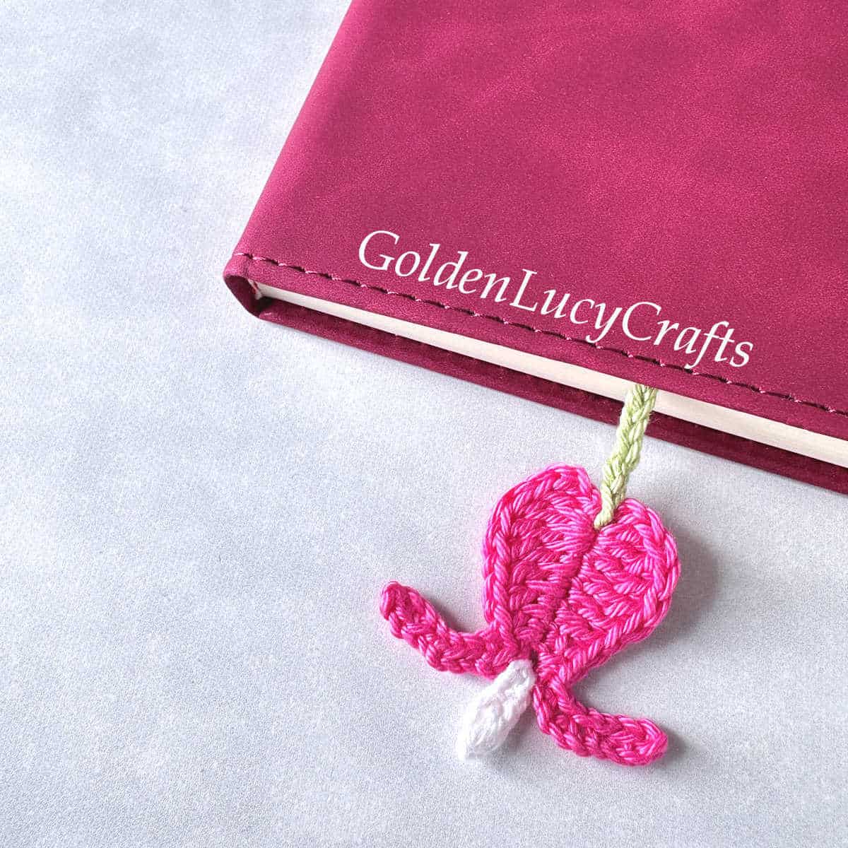 Crochet Bleeding Heart Flower Bookmark - GoldenLucyCrafts