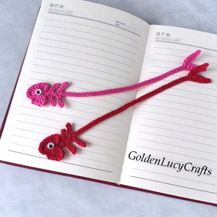 Crochet Fishbone Bookmark - GoldenLucyCrafts