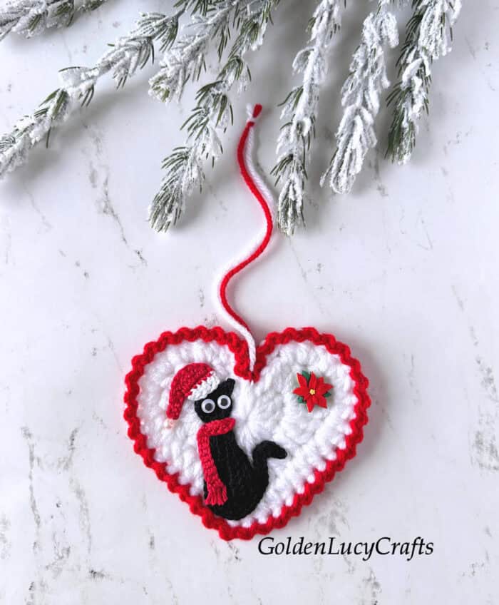 Christmas Cat Heart Ornament, Crochet Pattern - GoldenLucyCrafts