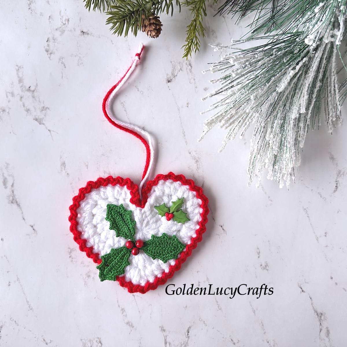 Christmas Holly Ornament, Free Crochet Pattern - GoldenLucyCrafts