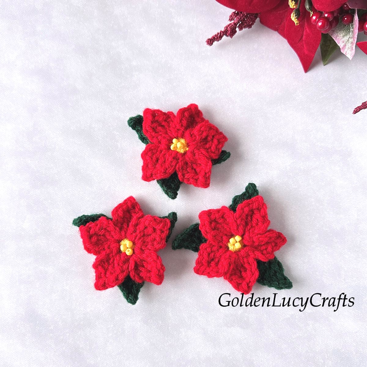 Poinsettia Flower Applique, Crochet Pattern - GoldenLucyCrafts